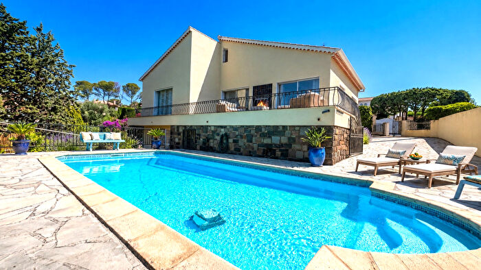 Maison 4 pièces à Saint-Raphaël, à vendre