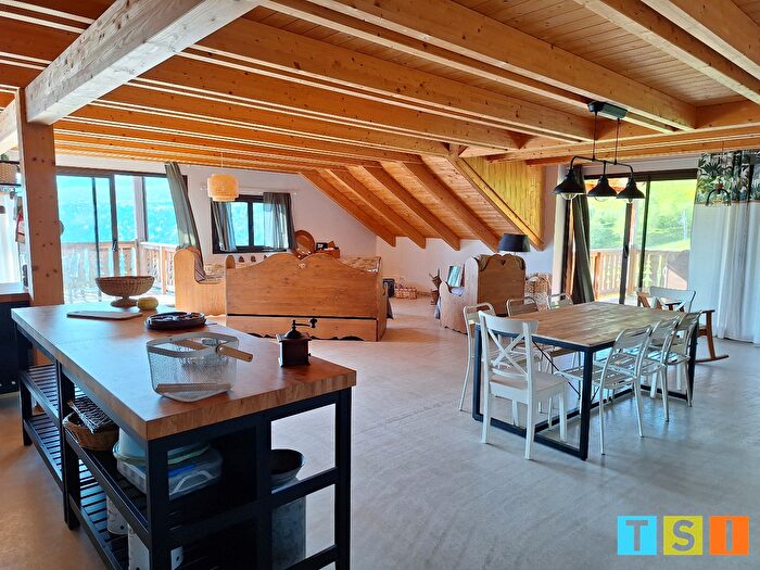 Appartement à vendre - Bagnères-de-Luchon - 3 pièces - 2 chambres