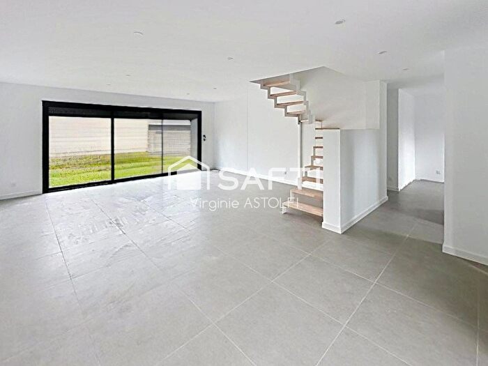 Maison à vendre - Bérat - 4 pièces - 3 chambres