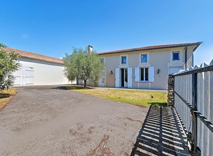 Saint-Yzans-de-Médoc : Maison 7 pièces à vendre