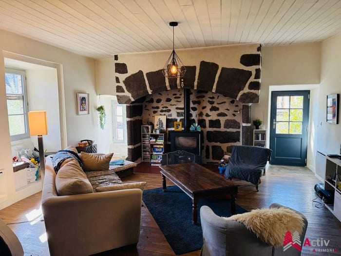 Maison 5 pièces à Anglards-de-Salers, à vendre