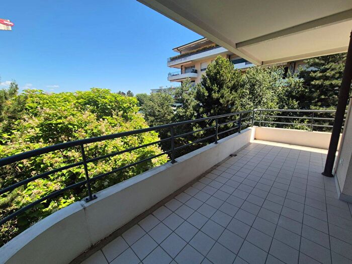 Est, Ambilly : Appartement 3 pièces à louer