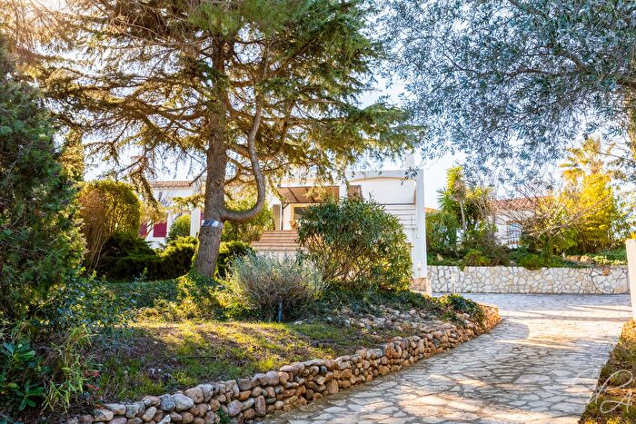 Maison à vendre - Canet-en-Roussillon, Route de Saint-Nazaire, Les Fontaines, Etang - 6 pièces - 5 chambres