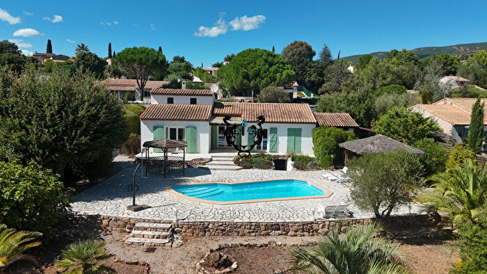 Roquebrune-sur-Argens, La Bouverie : Maison 4 pièces à vendre