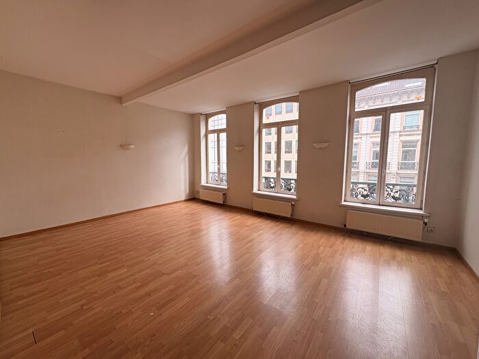 Appartement 3 pièces à Lille, Centre-ville, Euralille, à louer
