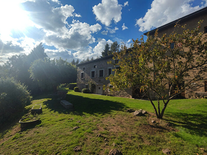 Maison à vendre - Olliergues - 6 pièces - 3 chambres