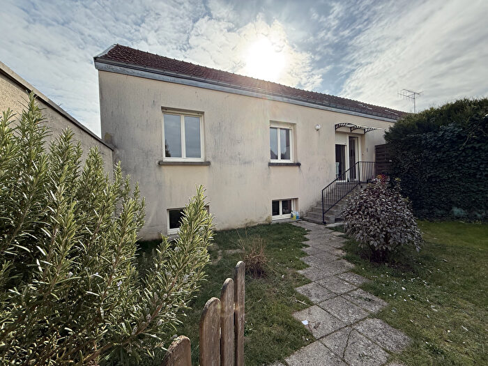 Maison à vendre - Doué-la-Fontaine - 4 pièces - 3 chambres
