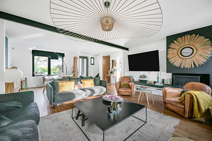 Maison à vendre - Suresnes, Plateau Ouest - 7 pièces - 5 chambres