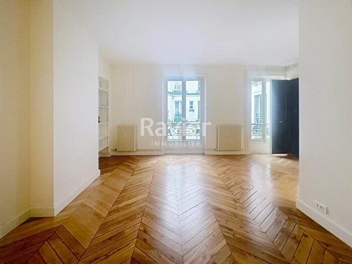 Appartement à louer - Paris e , Saint-Placide - 4 pièces - 3 chambres