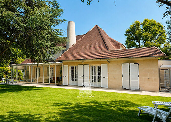 Maison 7 pièces à louer à Vaucresson