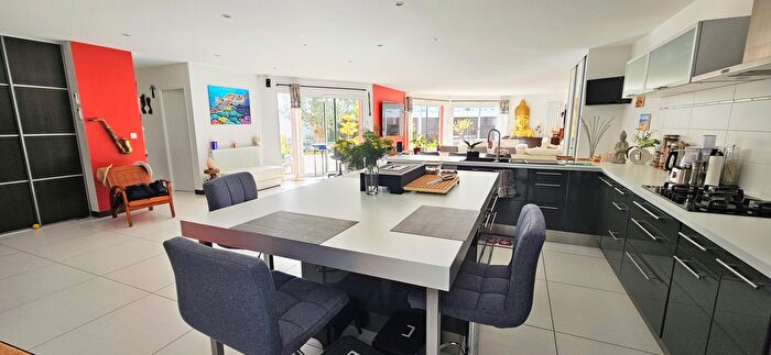 Maison à vendre - Château-dOlonne, Les Soulardières, Mairie - 7 pièces - 4 chambres