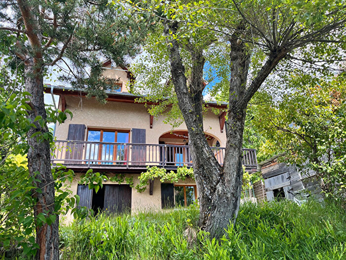Maison 6 pièces à Eygliers, à vendre