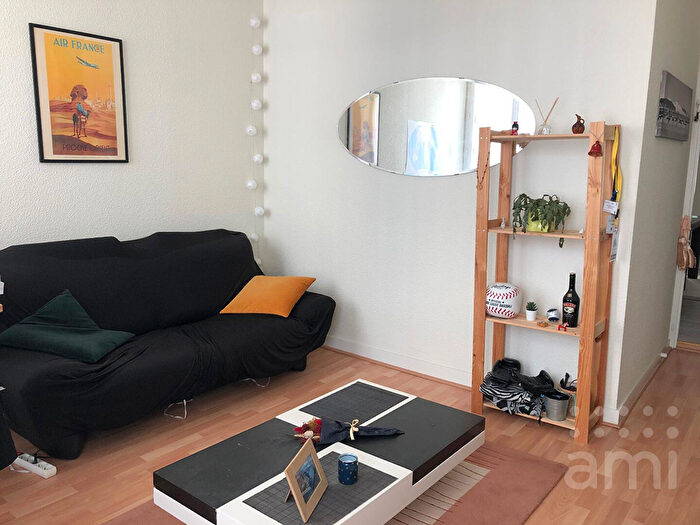Appartement à louer - Bordeaux, Saint-Pierre - 2 pièces - 1 chambre