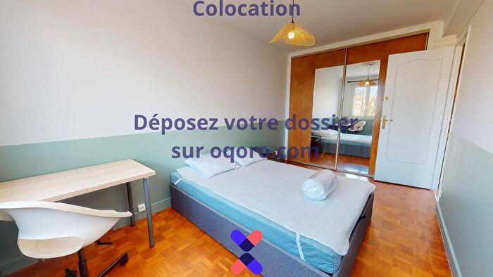 La Pagère-Bron Église-Le Terraillon-Saint Jean : Appartement 5 pièces à louer