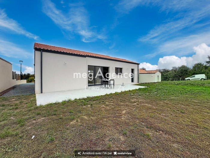Maison 5 pièces à Saint-Laurent-sur-Sèvre, à vendre
