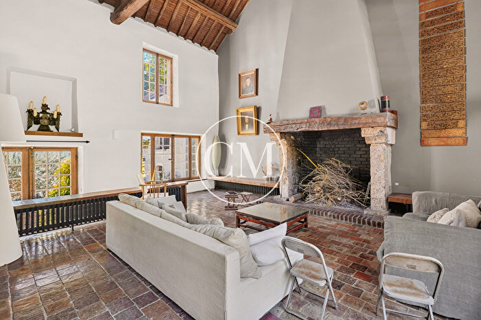 Maison 12 pièces à Mézières-sur-Seine, à vendre