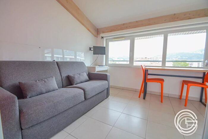 Appartement à louer - Nice, Saint-Roch - 1 pièce