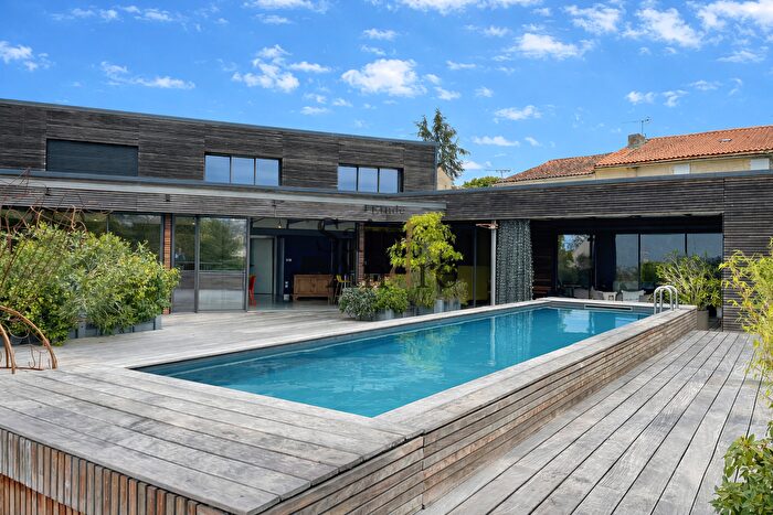 Appartement à vendre - Angoulême, LHoumeau - 6 pièces - 5 chambres