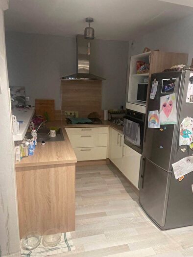 Maison à louer - Château-Renard - 4 pièces - 3 chambres