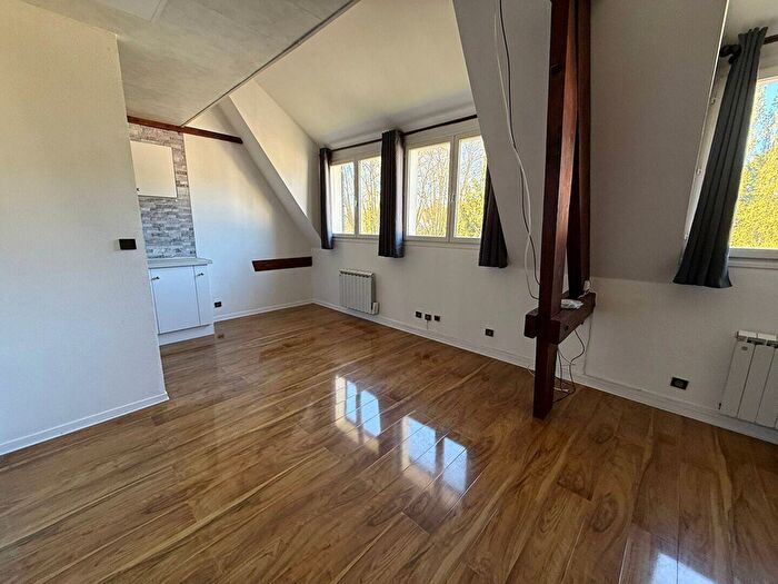 Appartement 2 pièces à Noisy-sur-École, à louer