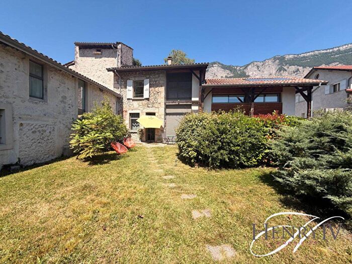 Maison 5 pièces à Saint-Ismier, à louer
