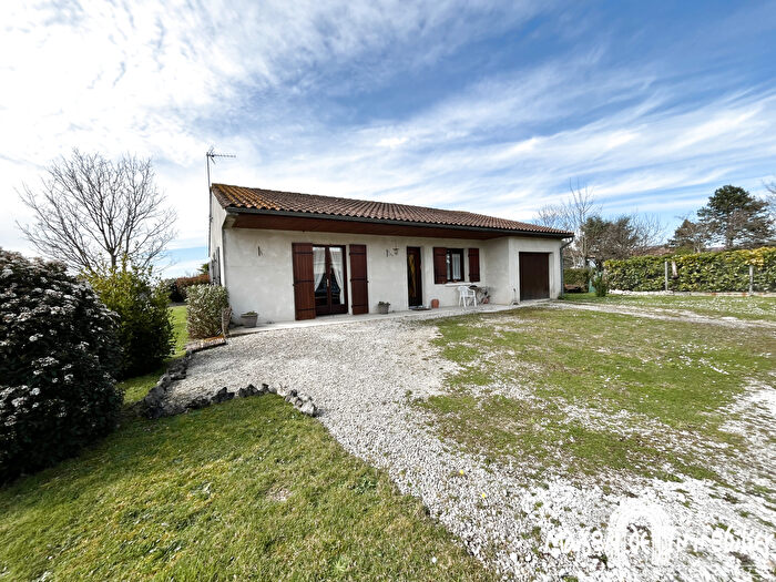 Maison à vendre - Châteaubernard - 4 pièces - 3 chambres