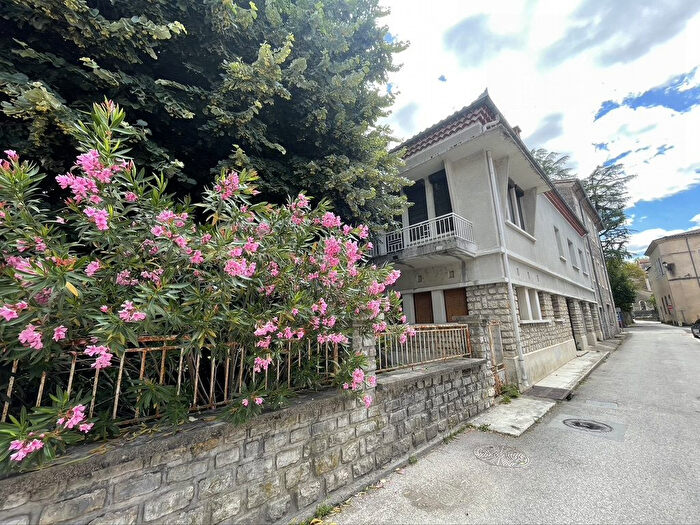 Maison 11 pièces à vendre à Saint-Ambroix