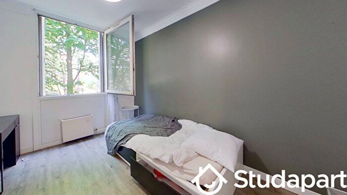 Appartement à louer - Clairieres-Chateaux-Zone Agricole, Cergy - 1 pièce - 2 chambres