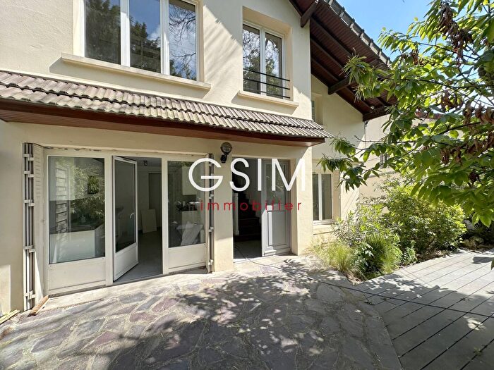Garches : Maison 6 pièces à louer