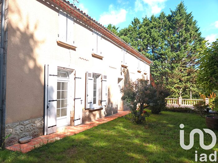 Maison à vendre - Chepniers - 5 pièces - 3 chambres