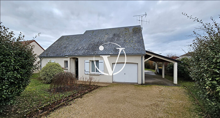 Maison à louer - Auzouer-en-Touraine - 5 pièces - 4 chambres