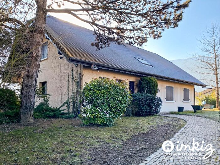 Maison à vendre - Marignier - 6 pièces - 5 chambres