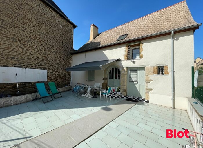 Maison à vendre - Saint-Armel - 5 pièces - 3 chambres