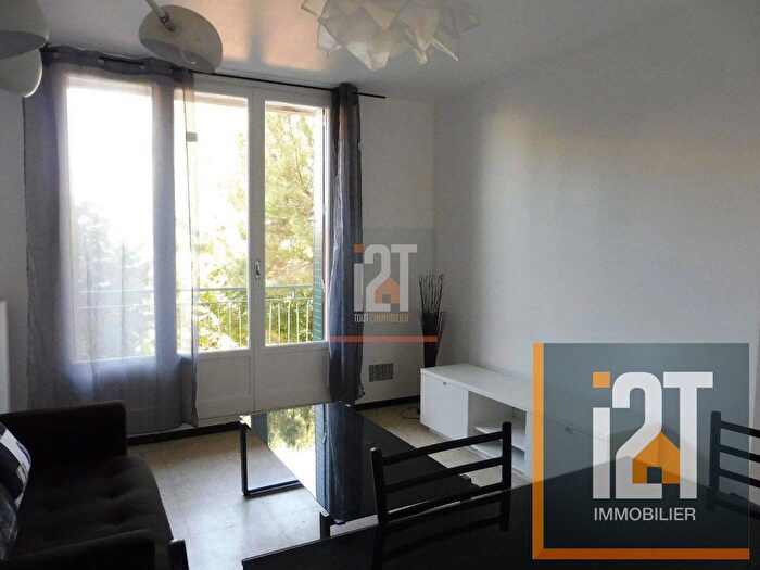 Appartement à louer - Casernes, Nîmes - 2 pièces - 1 chambre