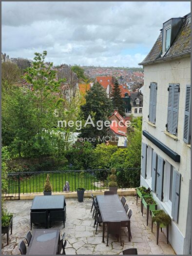 Maison à vendre - Boulogne-sur-Mer, Basse-ville - 12 pièces - 10 chambres