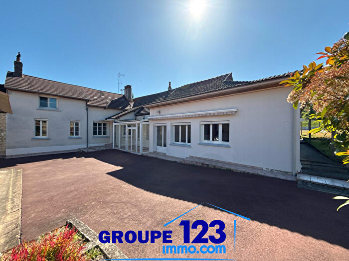 Maison à vendre - Fleury-la-Vallée - 8 pièces - 5 chambres