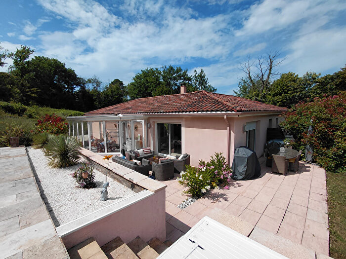 Maison 5 pièces à vendre à Château-l'Évêque