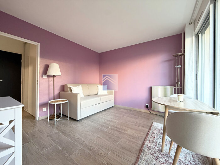 Appartement 1 pièce à louer à Courbevoie, Gambetta, La Défense