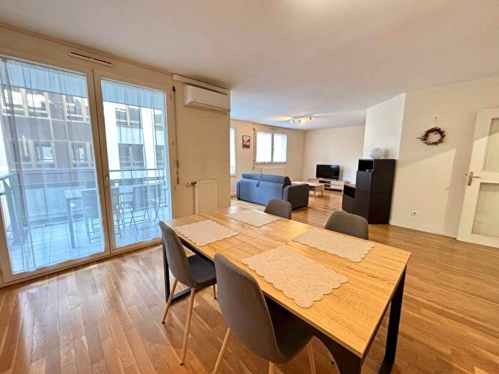 Appartement à louer - Brotteaux, Lyon ème arrondissement - 3 pièces - 2 chambres