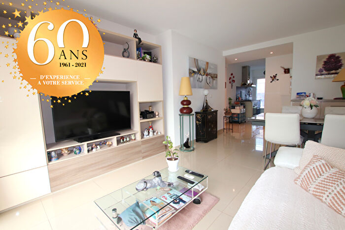 Appartement à vendre - Saint-Raphaël, Centre-ville - 3 pièces - 2 chambres