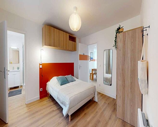 Appartement à louer - Faubourg du Temple-Hôpital Saint Louis, Paris ème arrondissement - 9 pièces - 9 chambres