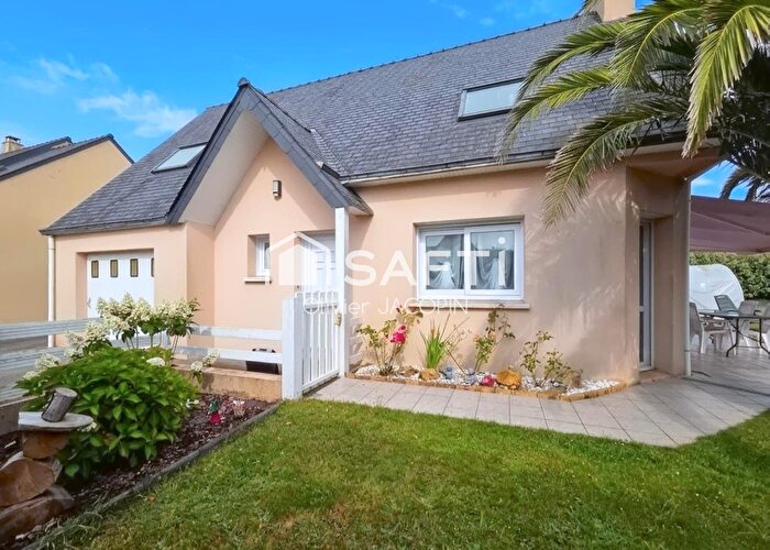 Bourg-Blanc : Maison 7 pièces à vendre
