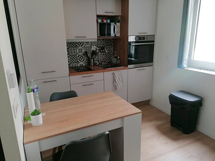 Appartement à louer - Le Bachut, Lyon ème arrondissement - 1 pièce