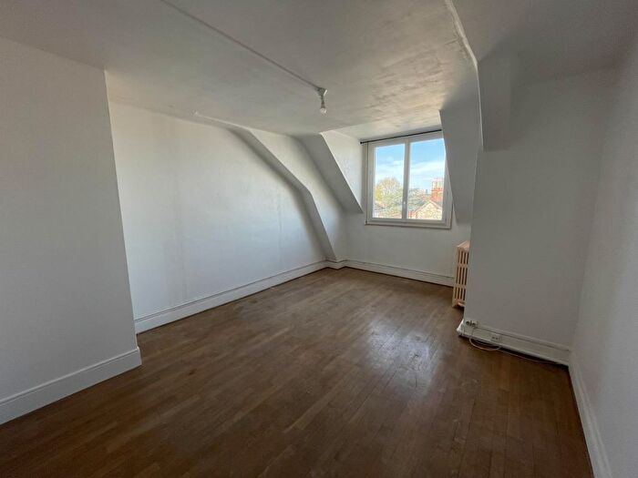 Appartement 3 pièces à Chalon-sur-Saône, Centre-ville, à louer