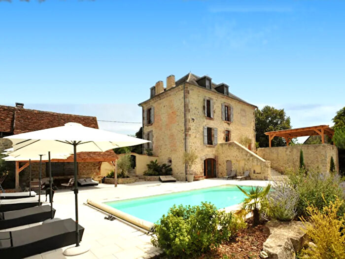 La Chapelle-aux-Saints : Maison 13 pièces à vendre