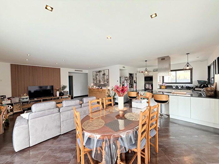 Maison à vendre - Villate - 4 pièces - 3 chambres