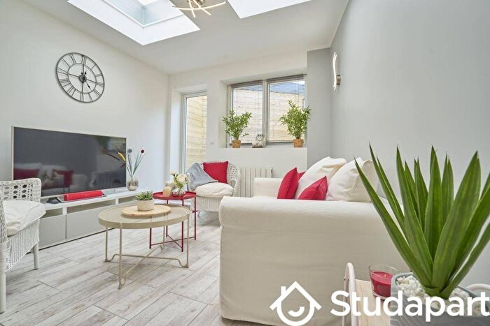 Appartement à louer - Berckem-Kleber-Saint Charles, La Madeleine - 1 pièce - 3 chambres