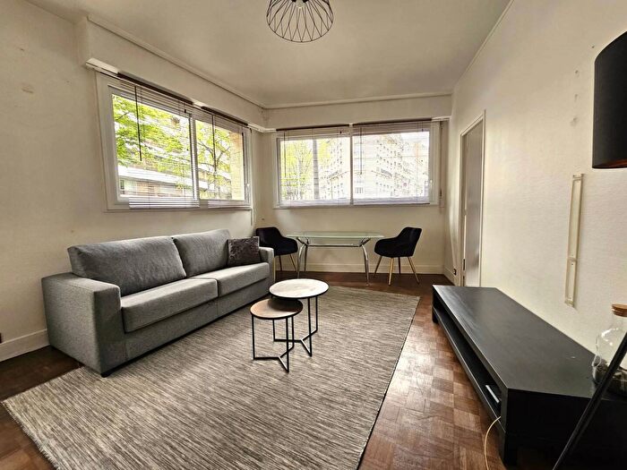 Appartement à louer - Muette Sud, Paris ème arrondissement - 2 pièces - 1 chambre