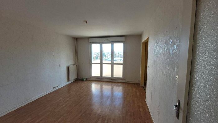 Appartement à louer - Cité Bretonnie-Chatelet-Favieres-Conches, Montluçon - 3 pièces - 2 chambres