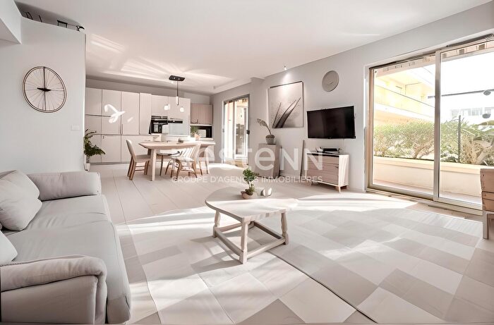 Appartement à vendre - Saint-Raphaël - 3 pièces - 2 chambres